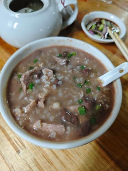 猪杂粥怎么煮才嫩_猪杂粥的正宗做法-第1张图片-山城妙识