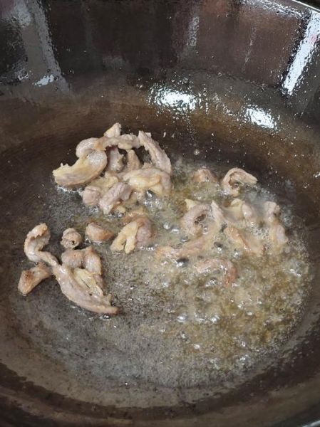 胡萝卜炒肉丝怎么做_胡萝卜炒肉丝热量高吗-第2张图片-山城妙识 胡萝卜炒肉丝怎么做_胡萝卜炒肉丝热量高吗-第2张图片-山城妙识