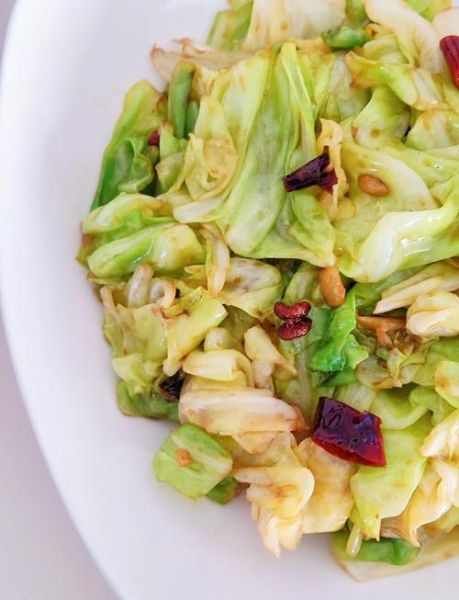 干煸卷心菜怎么做_干煸卷心菜用焯水吗-第1张图片-山城妙识