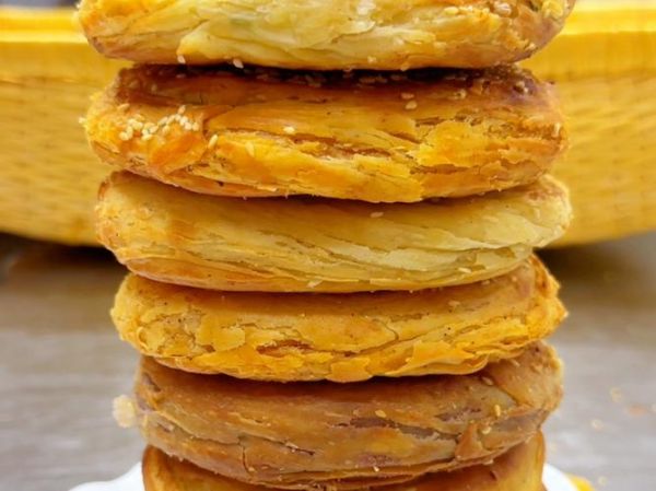 一个土掉渣烧饼多少克_土掉渣烧饼热量高吗-第2张图片-山城妙识