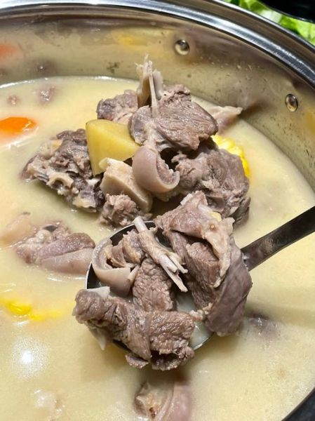 新疆清炖羊肉汤怎么做_正宗做法步骤-第1张图片-山城妙识 新疆清炖羊肉汤怎么做_正宗做法步骤-第1张图片-山城妙识