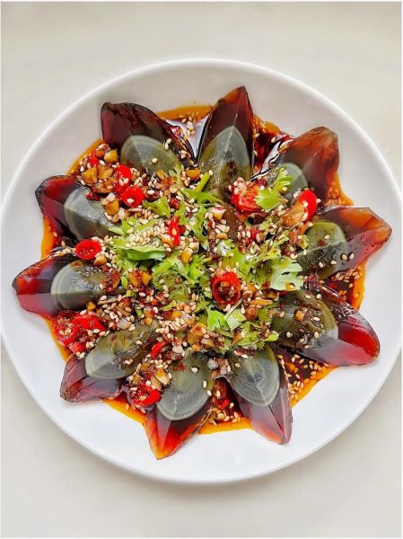 凉拌皮蛋的料汁怎么做_皮蛋凉拌汁怎么调好吃-第2张图片-山城妙识