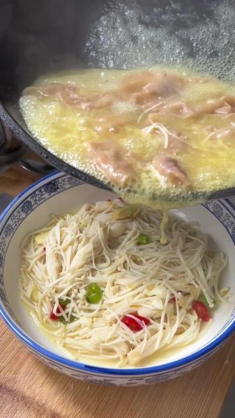 酸汤肥牛怎么做_酸汤肥牛用什么肥牛最好-第1张图片-山城妙识