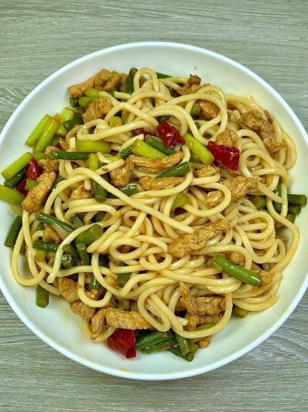 蒜苔肉丝面怎么做_家常蒜苔肉丝面做法-第1张图片-山城妙识 蒜苔肉丝面怎么做_家常蒜苔肉丝面做法-第1张图片-山城妙识