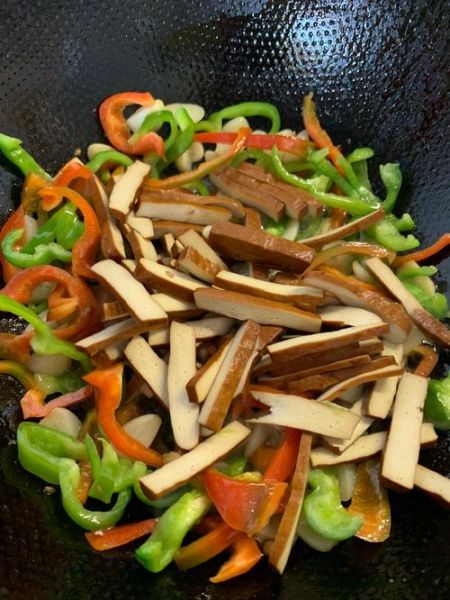 豆腐干炒什么菜好吃_家常搭配推荐-第2张图片-山城妙识