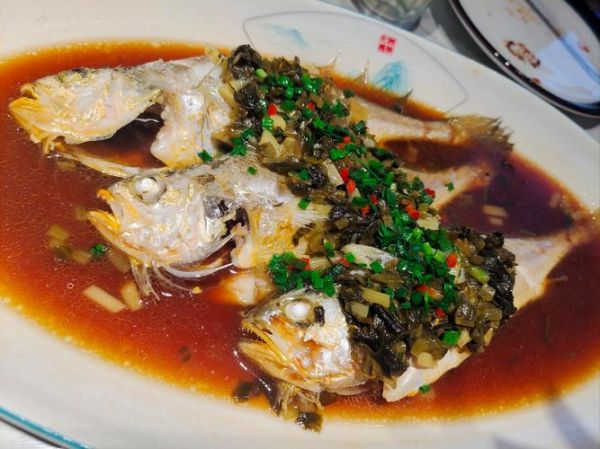 清蒸黄鱼怎么做才鲜嫩_清蒸黄鱼的家常做法-第3张图片-山城妙识