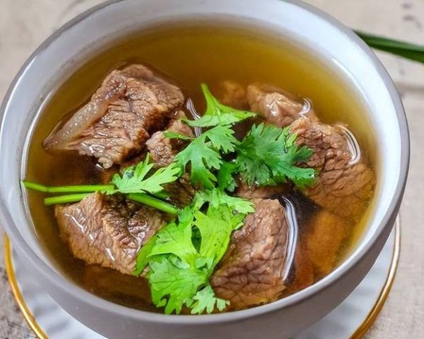 炖牛肉放什么调料容易烂_炖牛肉用什么调料软烂不柴-第1张图片-山城妙识