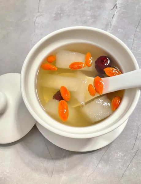 冰糖雪梨水怎么做_冰糖雪梨水止咳效果好吗-第2张图片-山城妙识