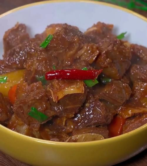广式焖牛腩怎么做_牛腩怎么炖才软烂入味-第2张图片-山城妙识