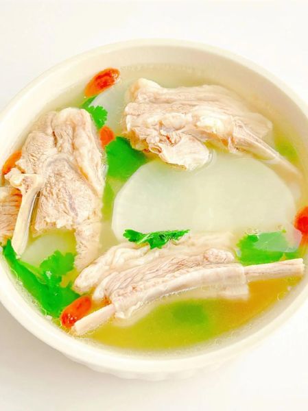 羊肉炖萝卜怎么做好吃_羊肉炖萝卜去膻技巧-第1张图片-山城妙识