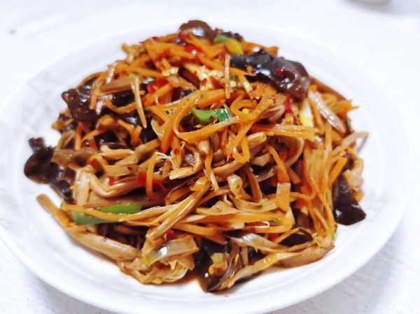 凉拌新鲜黄花菜怎么做_黄花菜焯水几分钟才安全-第3张图片-山城妙识 凉拌新鲜黄花菜怎么做_黄花菜焯水几分钟才安全-第3张图片-山城妙识