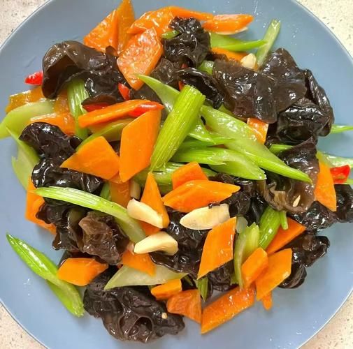 木耳的热量是多少_减肥期间能吃吗-第2张图片-山城妙识