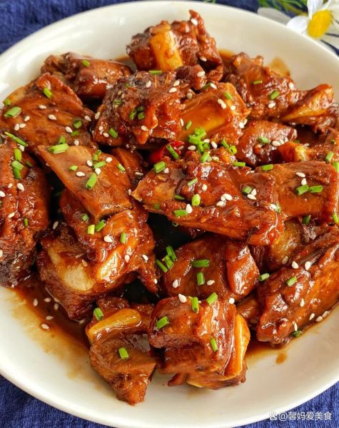 红烧排骨怎么做酥烂_如何让排骨色泽青红-第1张图片-山城妙识