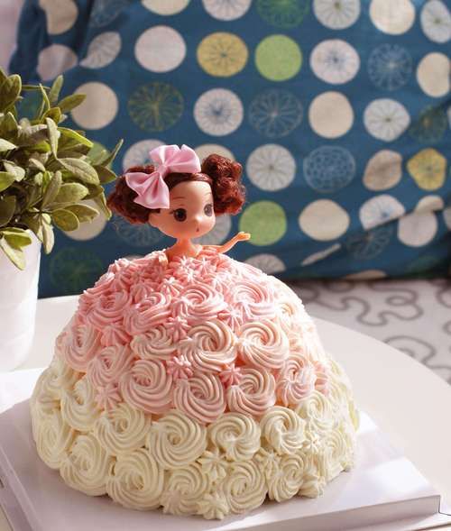 芭比娃娃蛋糕图片漂亮_如何制作高颜值芭比蛋糕-第1张图片-山城妙识