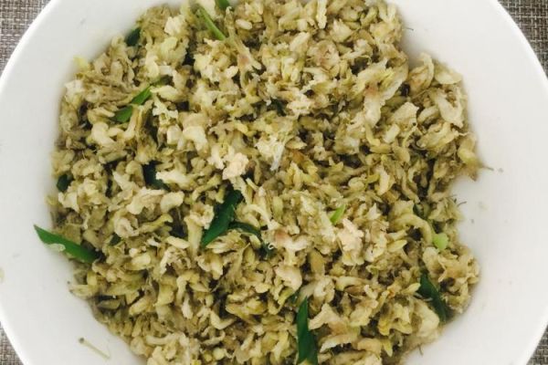 蒸洋槐花的热量是多少_减肥能吃吗-第1张图片-山城妙识