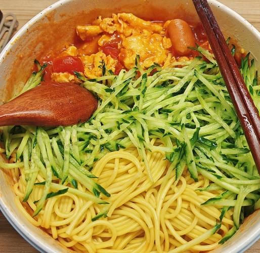 西红柿鸡蛋拌面怎么做_西红柿鸡蛋拌面热量高吗-第1张图片-山城妙识