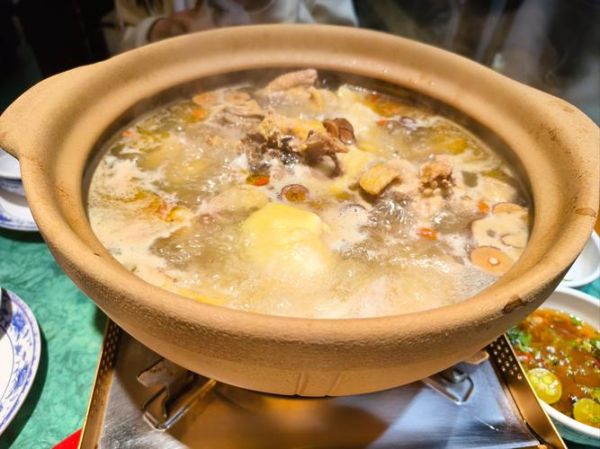 广州榴莲鸡煲怎么做_正宗榴莲鸡煲配方-第2张图片-山城妙识