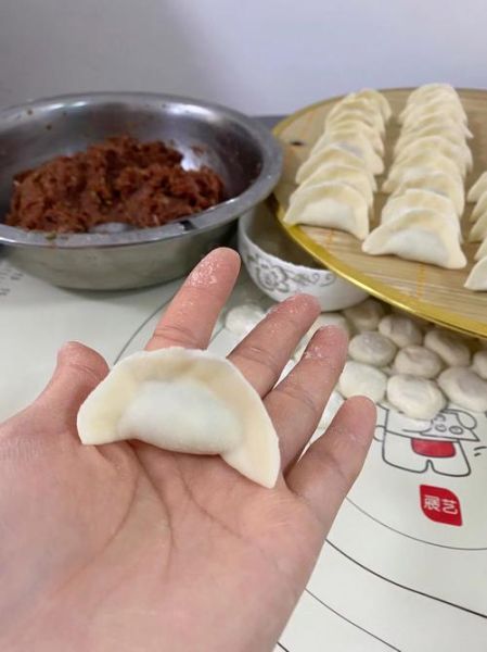 牛肉水饺怎么调馅好吃_牛肉水饺皮怎么和面-第3张图片-山城妙识