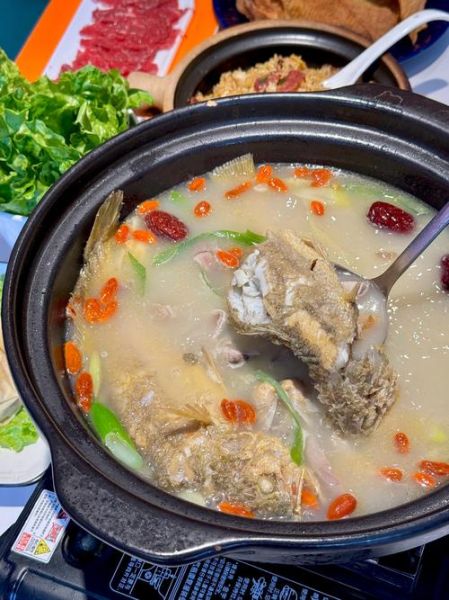 鱼肚煲汤怎么做_鱼肚煲汤需要焯水吗-第1张图片-山城妙识