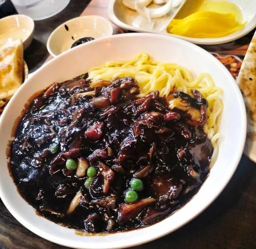 韩国炸酱面和中国炸酱面的区别_哪个更好吃-第2张图片-山城妙识