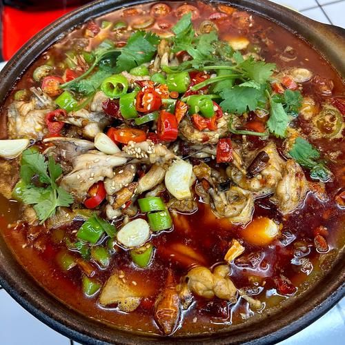 牛蛙能吃吗_牛蛙怎么做好吃-第1张图片-山城妙识