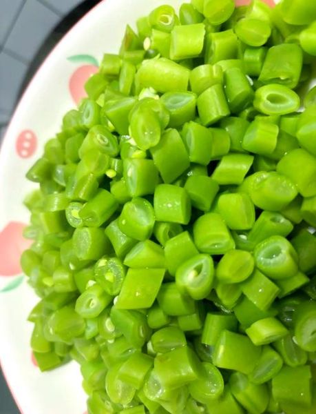 肉末四季豆怎么做_肉末四季豆需要焯水吗-第2张图片-山城妙识 肉末四季豆怎么做_肉末四季豆需要焯水吗-第2张图片-山城妙识