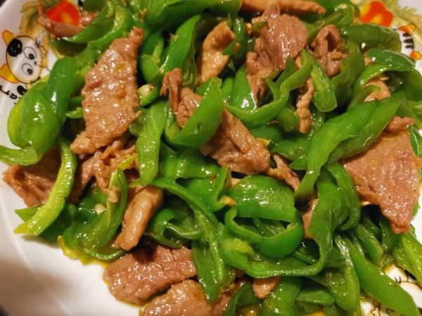 尖椒肉丝怎么做_尖椒肉丝图片拍摄技巧-第3张图片-山城妙识