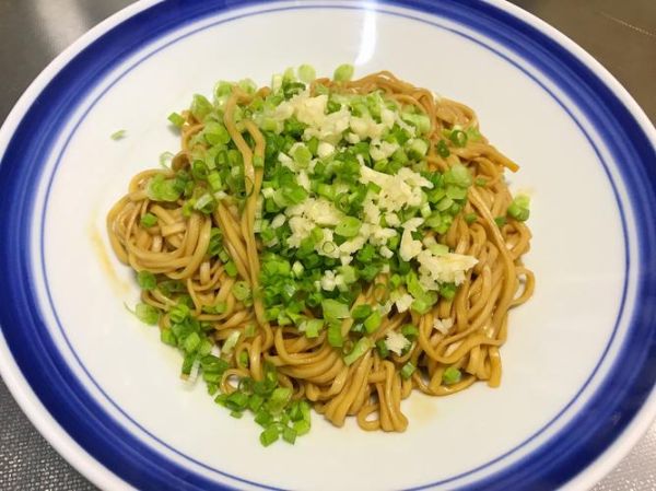 正宗葱油拌面怎么做_葱油熬多久才香-第3张图片-山城妙识