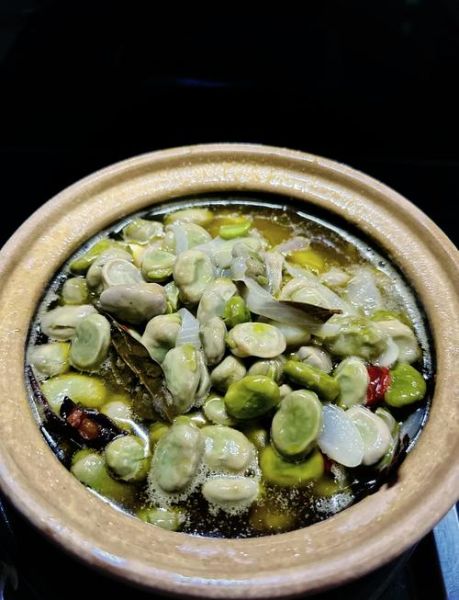 蚕豆怎么红烧好吃_蚕豆红烧要不要焯水-第1张图片-山城妙识