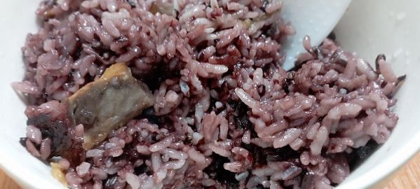 紫米饭热量高还是白米饭_减肥吃哪个更好-第1张图片-山城妙识