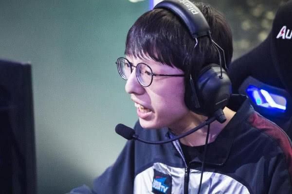 mlxg刘世宇退役后去哪了_mlxg刘世宇现在做什么工作-第2张图片-山城妙识