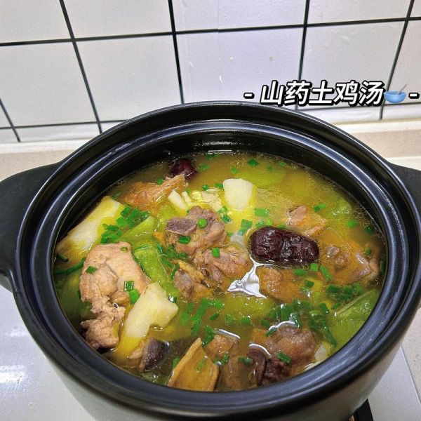 土鸡汤怎么炖好喝_土鸡汤放什么食材更香-第2张图片-山城妙识