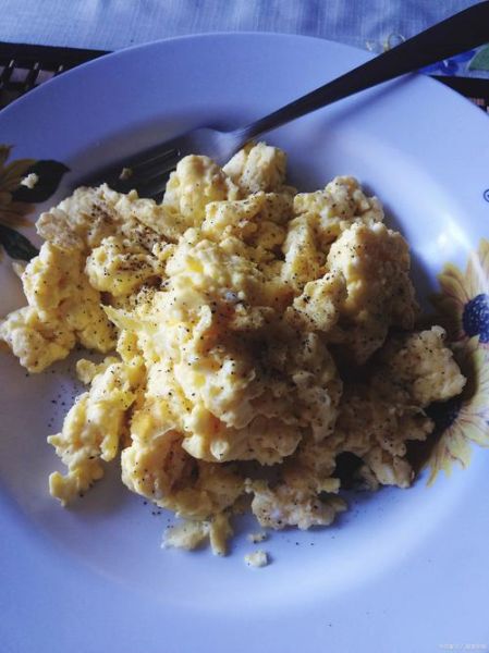 炸酥肉用面粉还是淀粉_面粉怎么做才酥脆-第1张图片-山城妙识