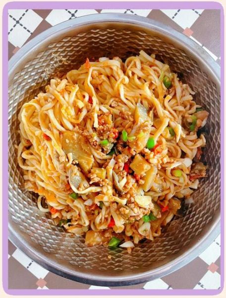 茄子焖面条怎么做_茄子焖面家常做法-第2张图片-山城妙识 茄子焖面条怎么做_茄子焖面家常做法-第2张图片-山城妙识