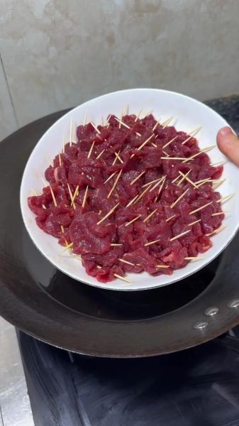 牙签牛肉选哪里的牛肉_牙签牛肉用什么部位最好-第1张图片-山城妙识