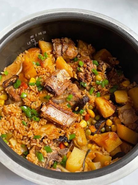 土豆排骨煲仔饭怎么做_土豆排骨煲仔饭需要多久-第1张图片-山城妙识