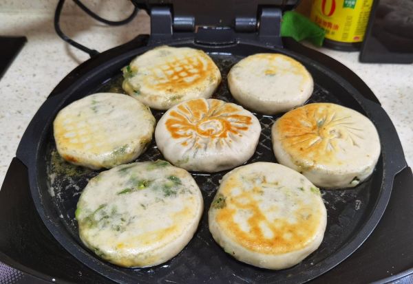 韭菜盒子和面用冷水还是热水_韭菜盒子和面比例是多少-第2张图片-山城妙识 韭菜盒子和面用冷水还是热水_韭菜盒子和面比例是多少-第2张图片-山城妙识