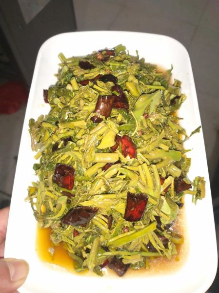 生腌香椿芽怎么做_香椿芽腌制多久能吃-第2张图片-山城妙识