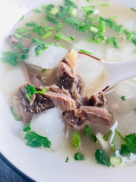 羊肉萝卜汤怎么做最正宗_羊肉萝卜汤去膻技巧-第2张图片-山城妙识