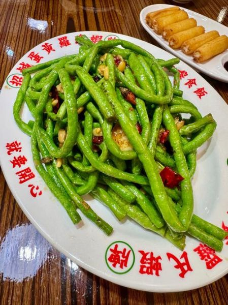 豇豆吃起来脆的是没熟吗_豇豆半生不熟能吃吗-第1张图片-山城妙识 豇豆吃起来脆的是没熟吗_豇豆半生不熟能吃吗-第1张图片-山城妙识