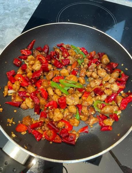 辣子鸡怎么做_辣子鸡最简单的做法视频-第2张图片-山城妙识