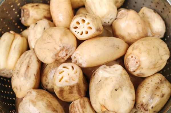 莲藕的功效与作用_莲藕怎么吃最养人-第3张图片-山城妙识 莲藕的功效与作用_莲藕怎么吃最养人-第3张图片-山城妙识