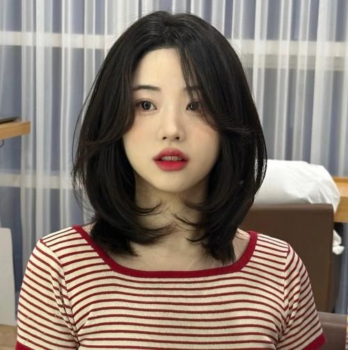 大饼脸适合什么发型女_圆脸显瘦发型推荐-第3张图片-山城妙识 大饼脸适合什么发型女_圆脸显瘦发型推荐-第3张图片-山城妙识