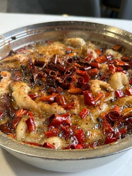 正宗黑鱼水煮鱼怎么做_水煮鱼片嫩滑不碎技巧-第1张图片-山城妙识