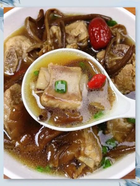 广东茶树菇排骨汤怎么做_茶树菇排骨汤要焯水吗-第2张图片-山城妙识