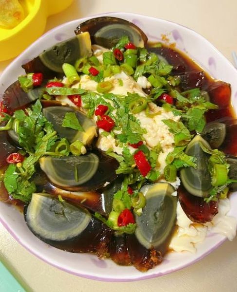 嫩豆腐皮蛋怎么做_皮蛋拌嫩豆腐要不要焯水-第2张图片-山城妙识 嫩豆腐皮蛋怎么做_皮蛋拌嫩豆腐要不要焯水-第2张图片-山城妙识