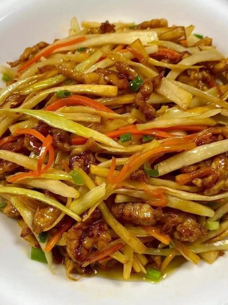 茭白青椒炒肉丝怎么做_茭白青椒炒肉丝窍门-第2张图片-山城妙识