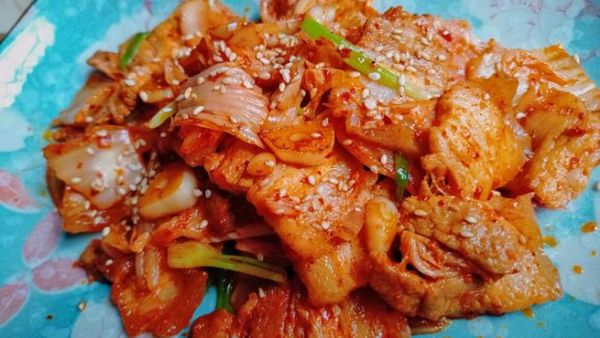 辣白菜五花肉汤怎么做_辣白菜五花肉汤热量高吗-第2张图片-山城妙识 辣白菜五花肉汤怎么做_辣白菜五花肉汤热量高吗-第2张图片-山城妙识