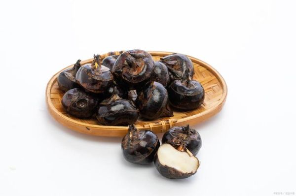 荸荠带皮煮还是去皮煮_荸荠煮多久才熟-第1张图片-山城妙识