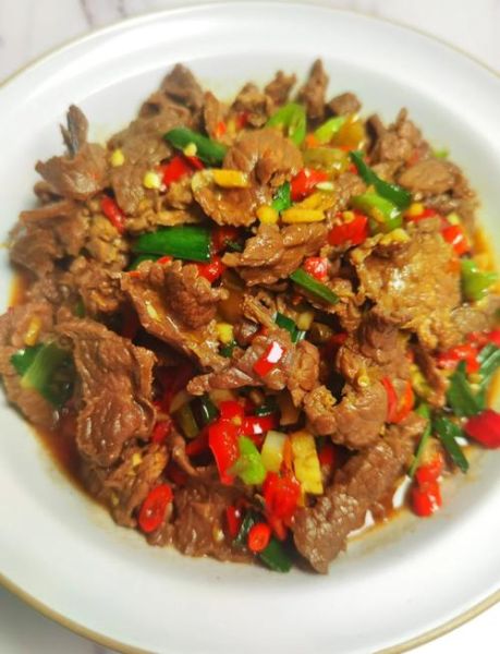 湘菜小炒黄牛肉怎么做_正宗做法-第1张图片-山城妙识